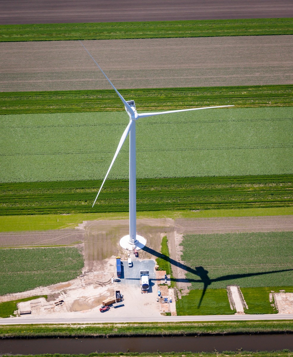 Kort filmpje opening eerste turbine - Windpark Zeewolde